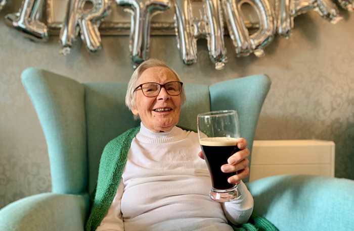 “A Guinness a day” 104-year-old resident shares the secret to a long ...