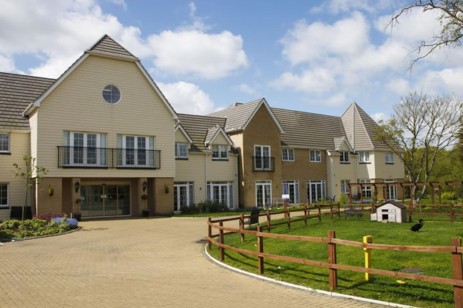 Silversprings Care Home in Thorrington, Essex | Care UK