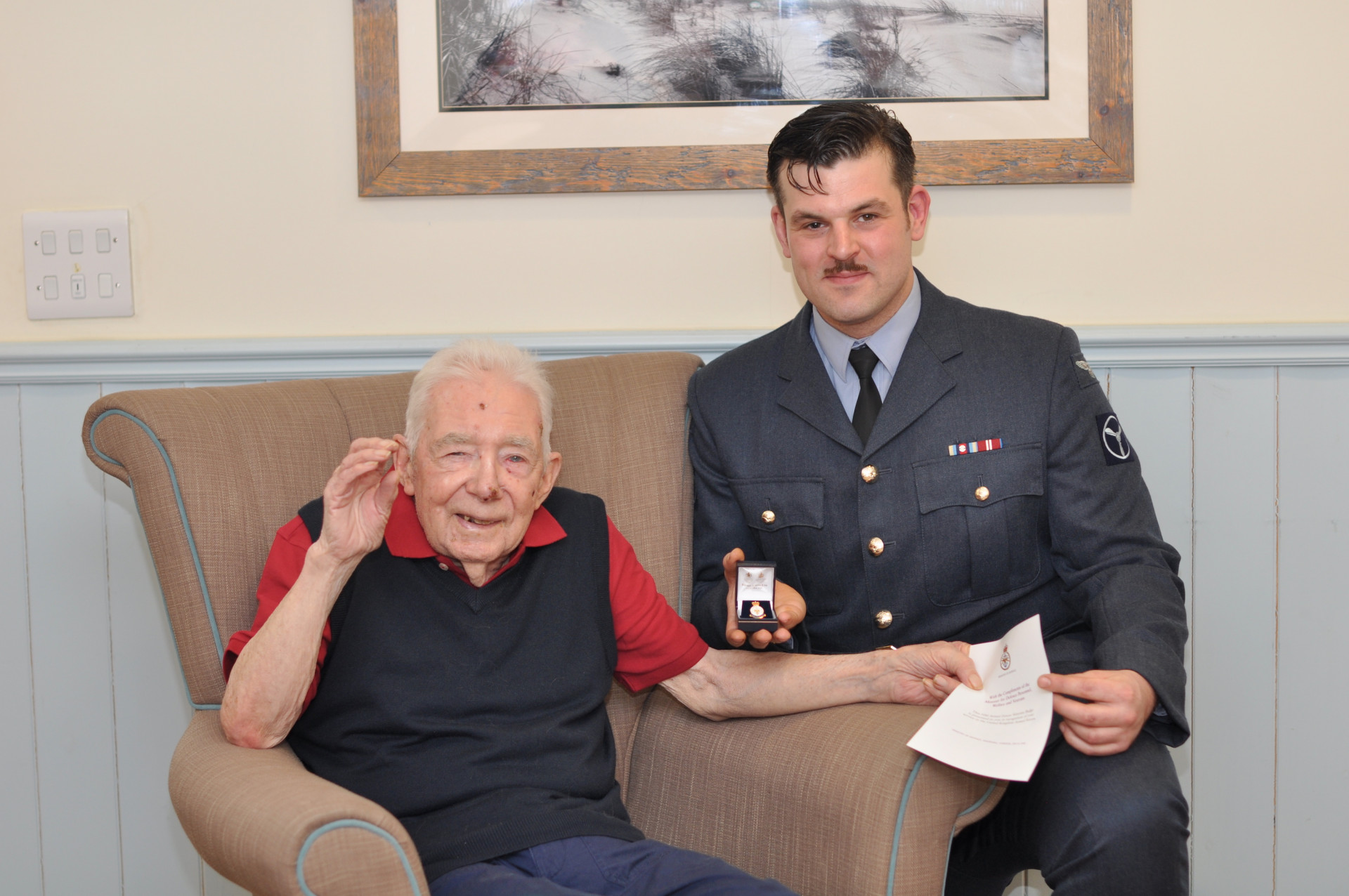 Local resident at Colne View awarded RAF Veterans’ Badge | Care UK