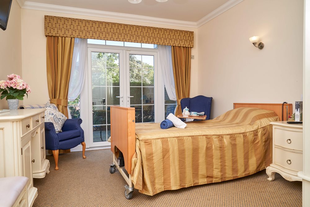 Silversprings Care Home in Thorrington, Essex | Care UK